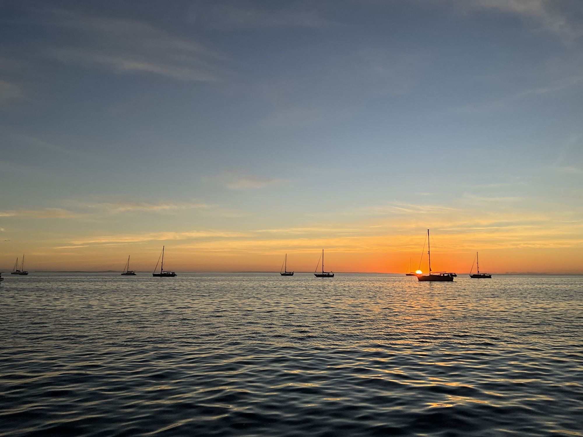 Monday morning and in a CITY of BOATs! – Sailaway Sarantium